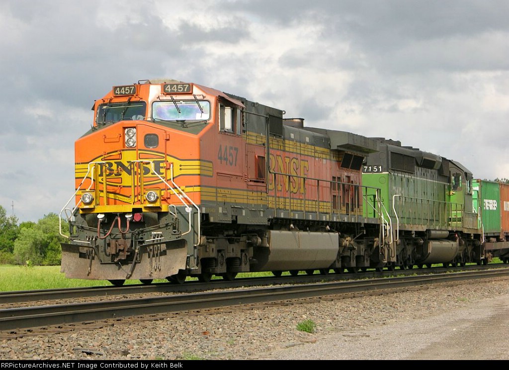 BNSF 4457